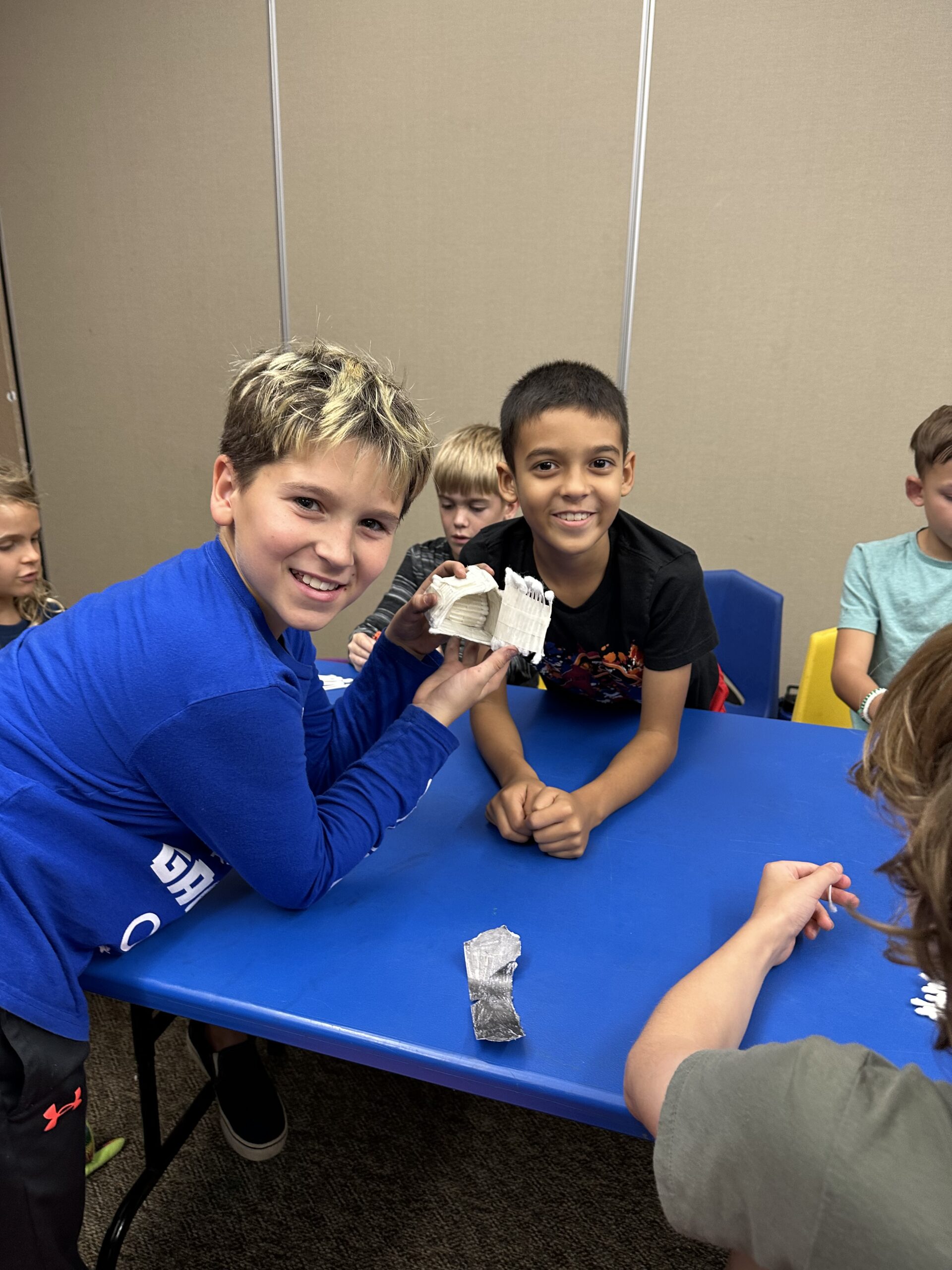 Upper Elementary (Ages 8-11) – The Lighthouse School
